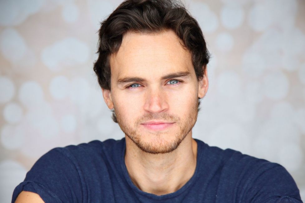 Meet Shaun Surgener: Actor and Life Coach (Peak Performance Strategist ...