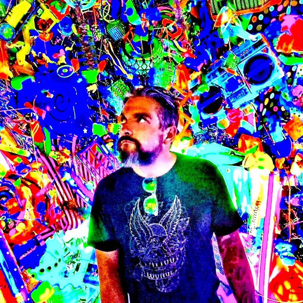 Meet Mike E. Lesovsky: Storyteller/Editor/Artist – SHOUTOUT LA