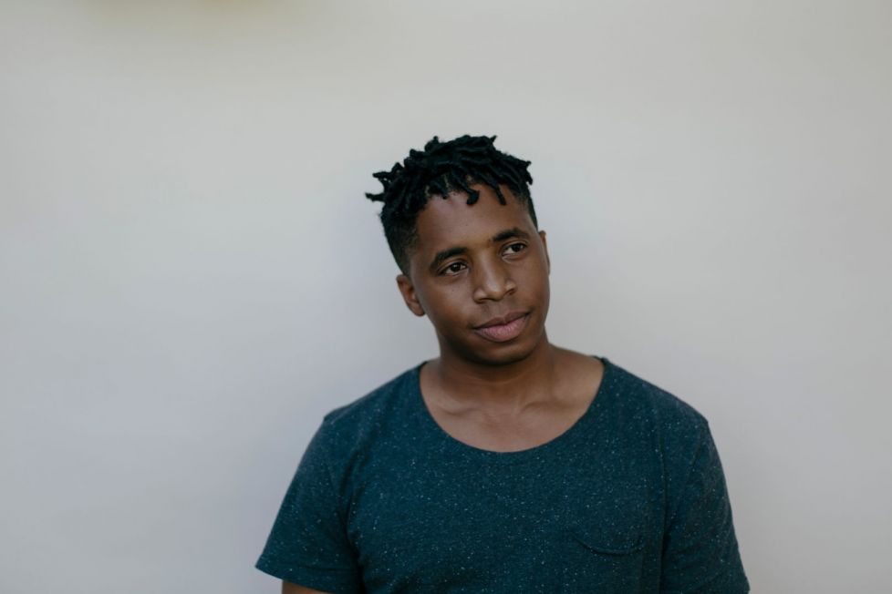 Meet Victor Artis | Singer songwriter & Producer – SHOUTOUT LA