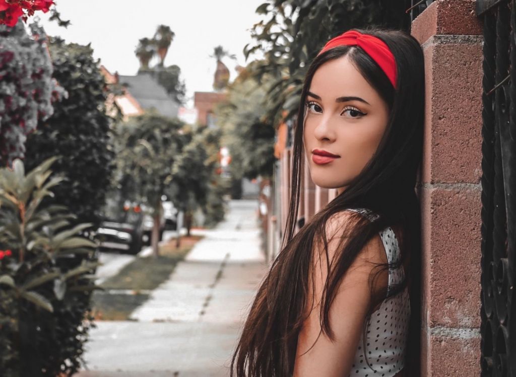 Meet Bella Joy | Singer, Song-writer, producer – SHOUTOUT LA