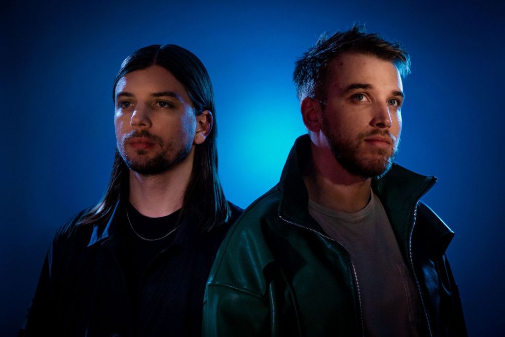 Meet Carson Lund | Songwriter, Mines Falls – SHOUTOUT LA