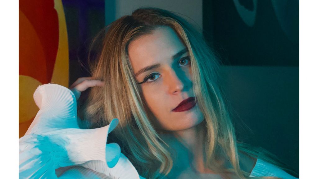 Meet Shelby Anderson | Gallery Director & Artist – SHOUTOUT LA