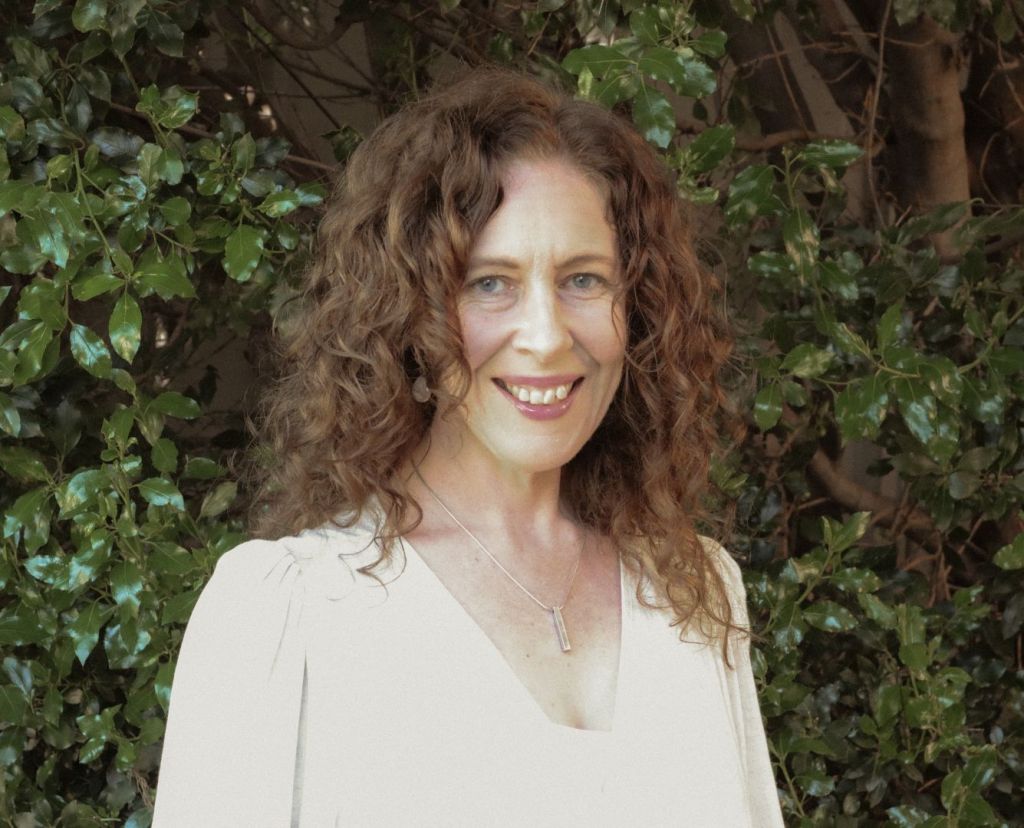 Meet Lisa Dunbar Solas | Archaeologist, Artist & Educator - SHOUTOUT LA