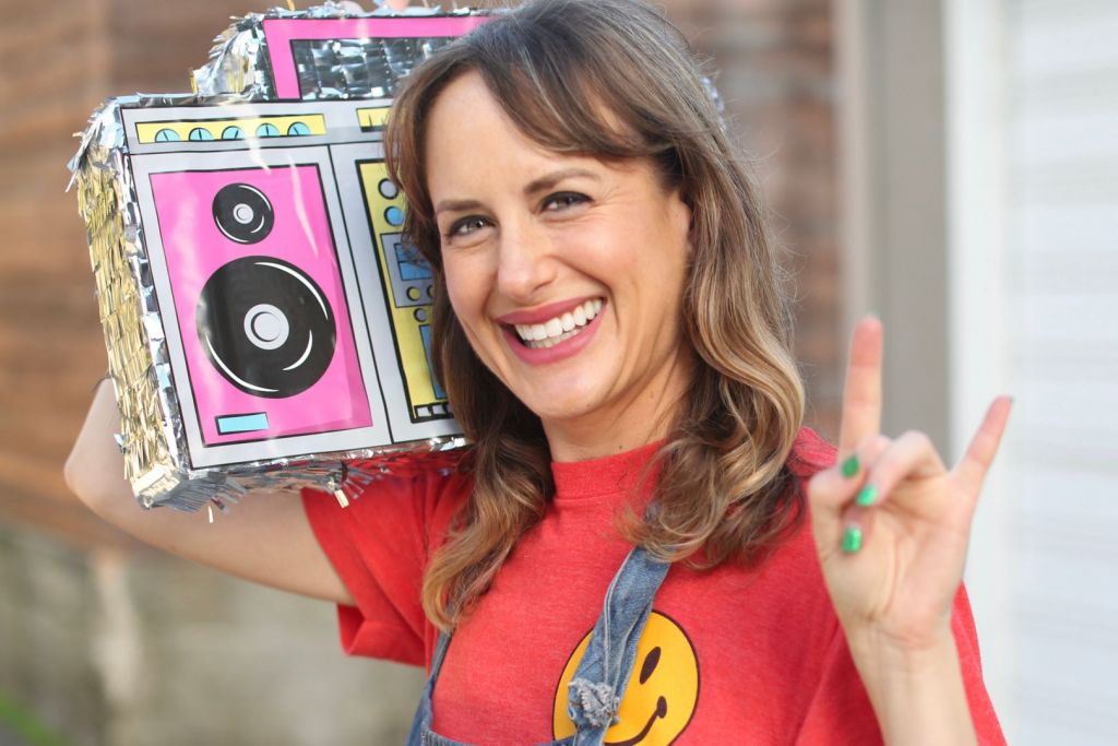 Meet Julie Orr | Owner & Director of Art Lessons LA, Artist – SHOUTOUT LA