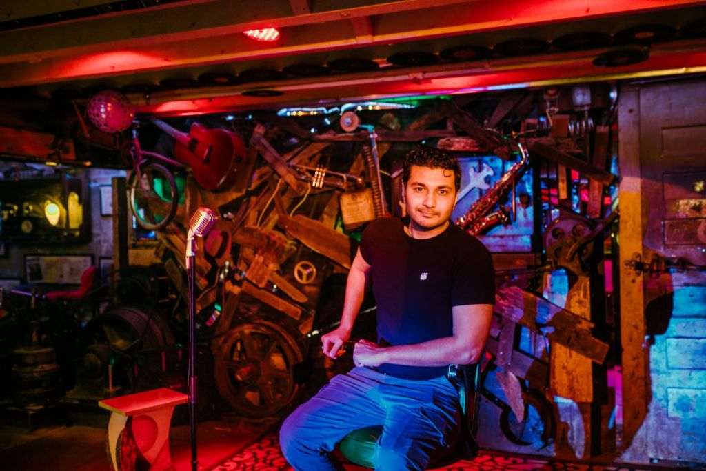 Meet Sibtain Raza | Stand-up Comedian – SHOUTOUT LA