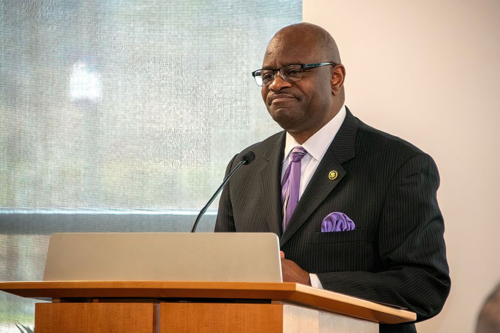 Meet Darrell Williams | Certified Life Coach – SHOUTOUT LA