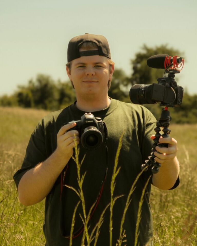 Meet Joshua Mannila | Photographer – SHOUTOUT LA