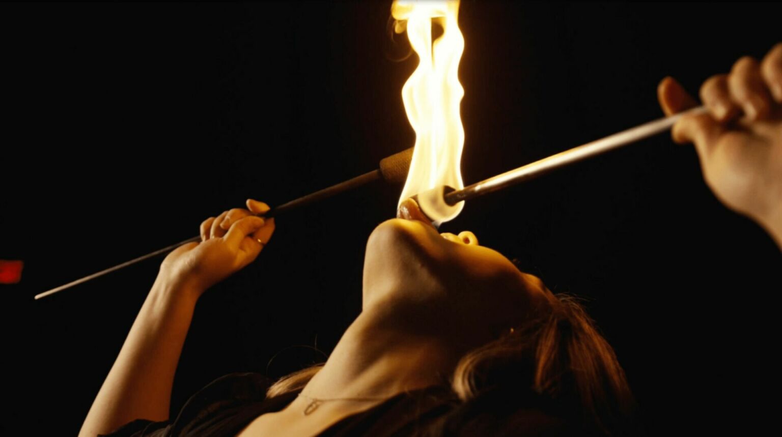 Meet Gabriella Lester | Magician/Escape Artist – SHOUTOUT LA