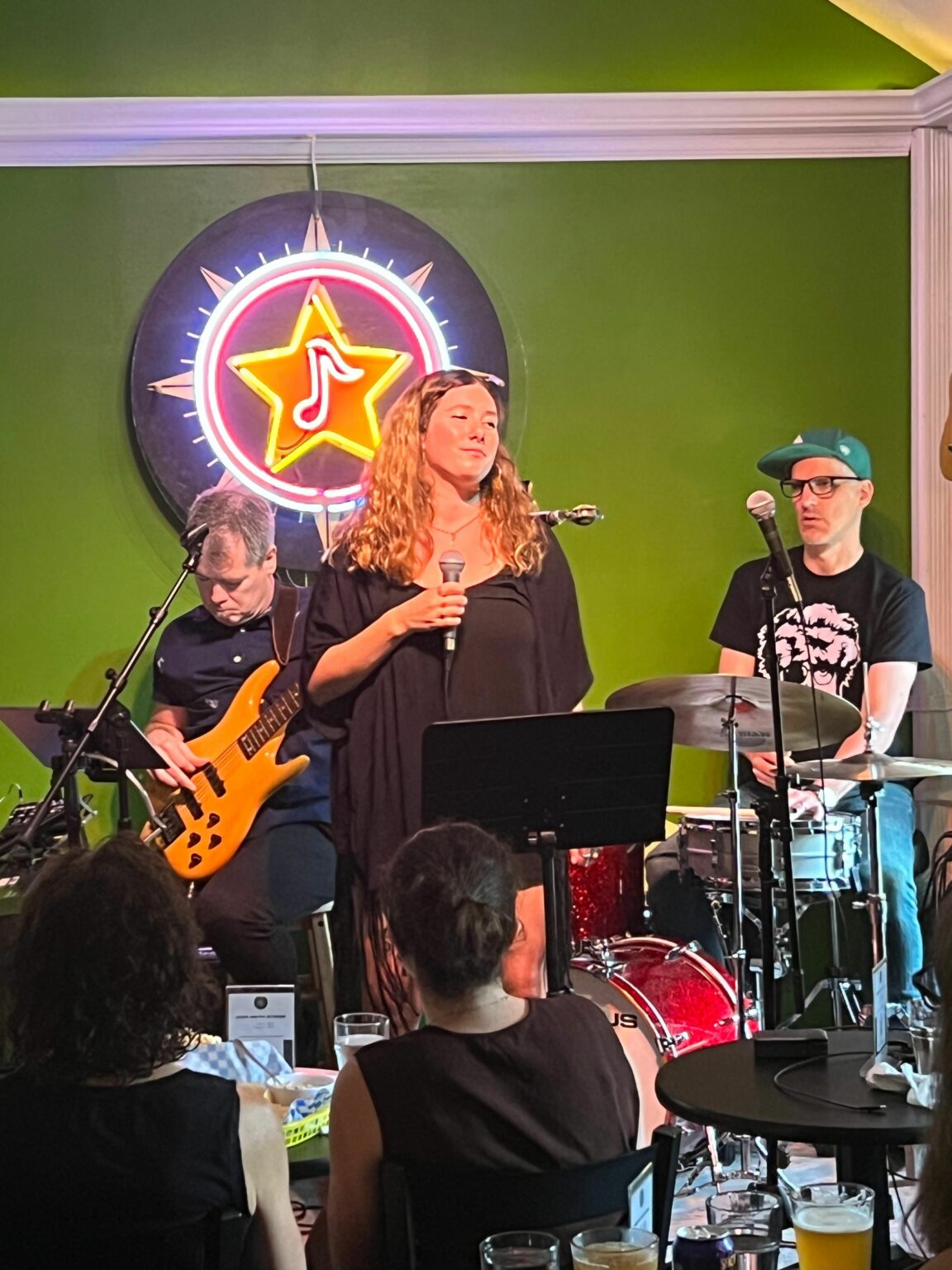 Meet Emma Mcdermott | Singer/Songwriter – SHOUTOUT LA