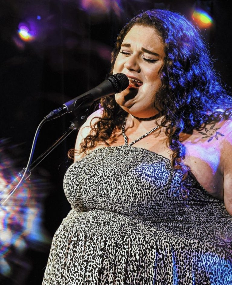 Meet Samantha Deluca | Singer. songwriter, performer, producer ...