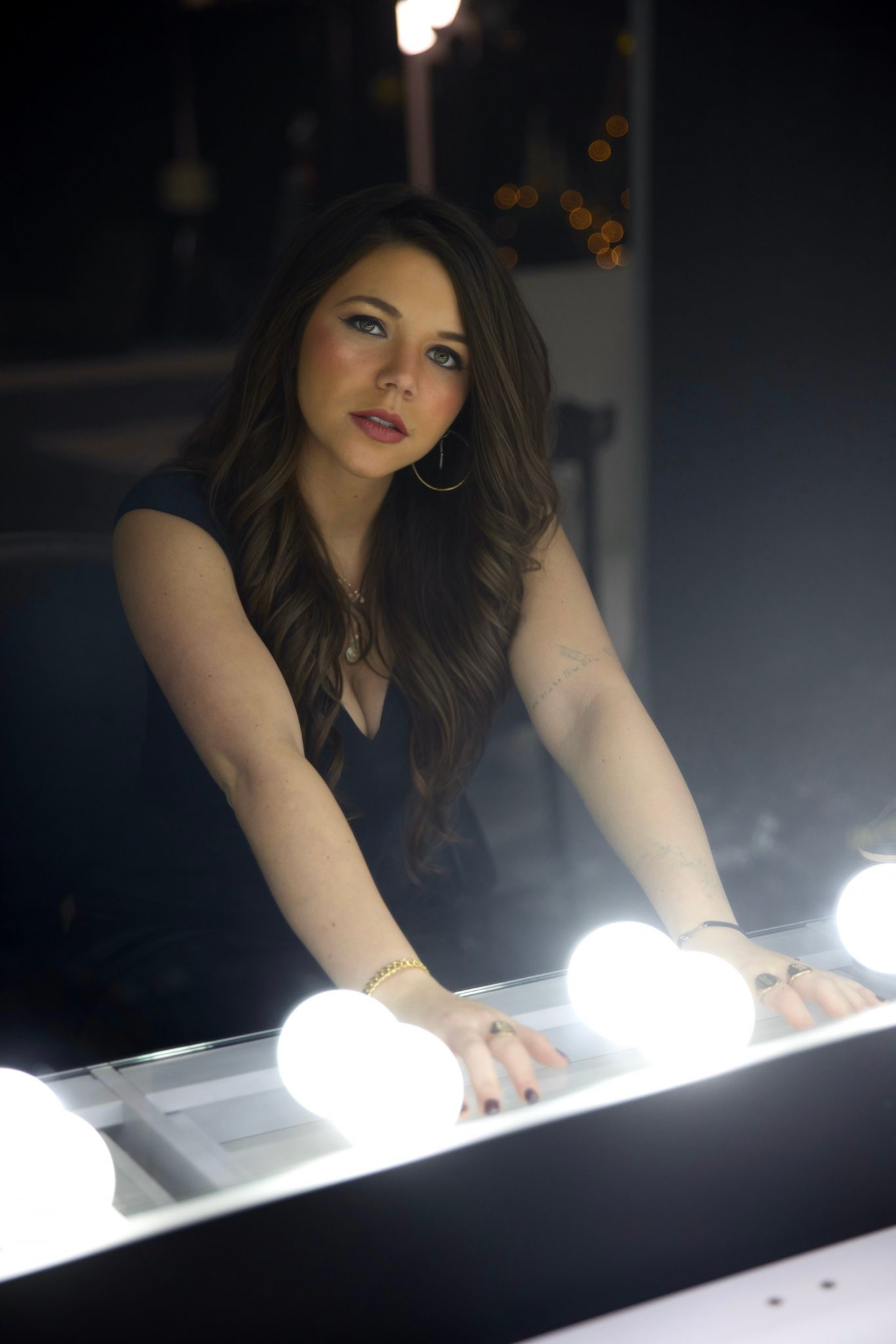 Meet Amanda Ayala | Singer-Songwriter – SHOUTOUT LA