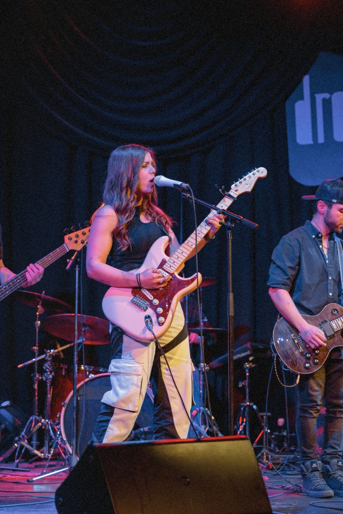 Meet Amanda Ayala | Singer-Songwriter – SHOUTOUT LA